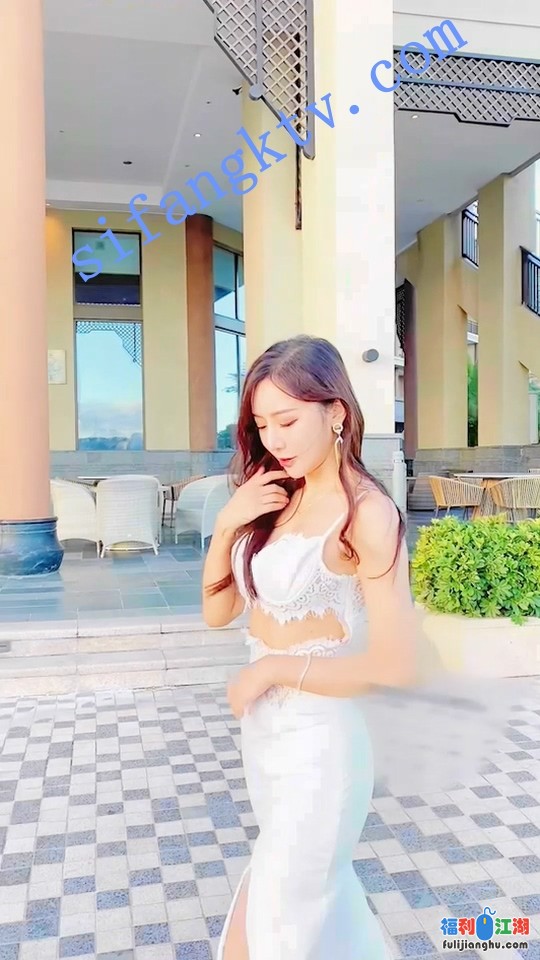 秀人网 王馨瑶【户外性感内衣，疯狂露底】户外尺度超刺激【1V 152M】【百度云】 - 老司机