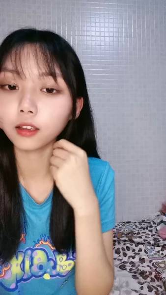 邻家清纯美少女！道具疯狂自慰！一脸倒模[1V 626M][百度盘] - 老司机