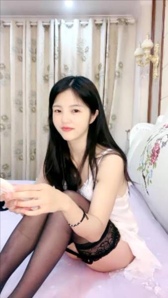 超甜美良家少妇型！性感睡衣喜欢玩诱惑！[1V 665M 百度盘] - 老司机